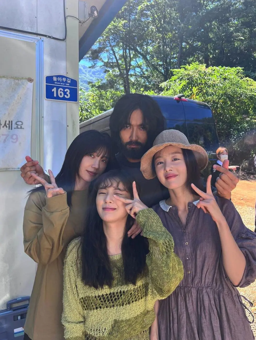 Penampilan Choi Siwon Jadi Brewokan dan Gondrong, Sukses Bikin Fans ...