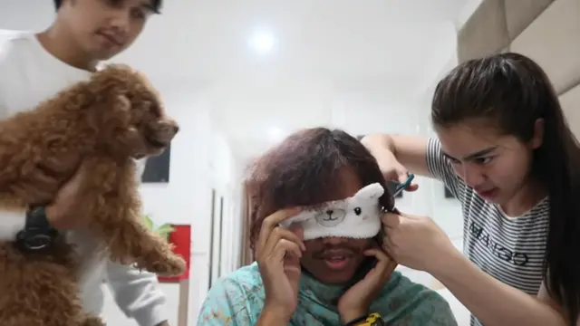 Seru, Ini 6 Potret Caesar Hito dan Felicya Potong Rambut Zoul Panjoul ...