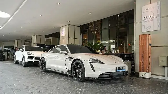 Porsche Destination Charging Pertama di Jakarta Resmi Beroperasi ...