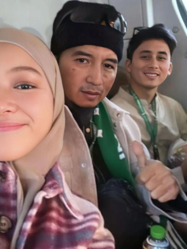Nikmati Akhir Tahun Bareng, Ini 7 Potret Tiara Andini dan Alshad Ahmad Jalani Umrah - Hot ...