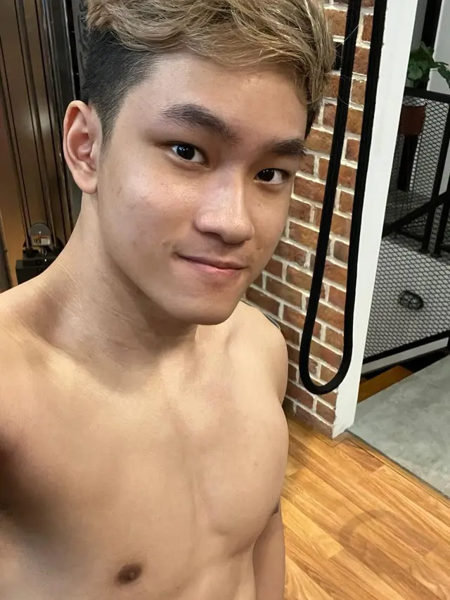 7 Potret Transformasi Tubuh Kekar Azka Corbuzier, Siap Tanding Lawan Vicky Prasetyo - Hot ...