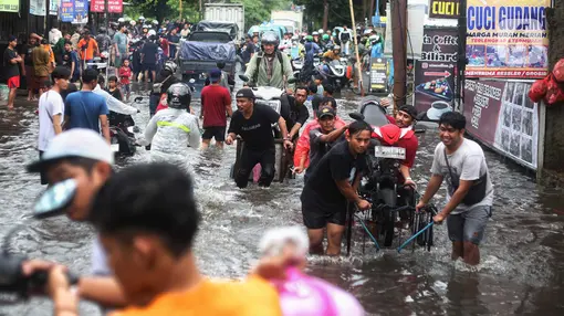 52 Desa Terendam Banjir, Karawang Tetapkan Status Tanggap Darurat Bencana - Regional Liputan6.com