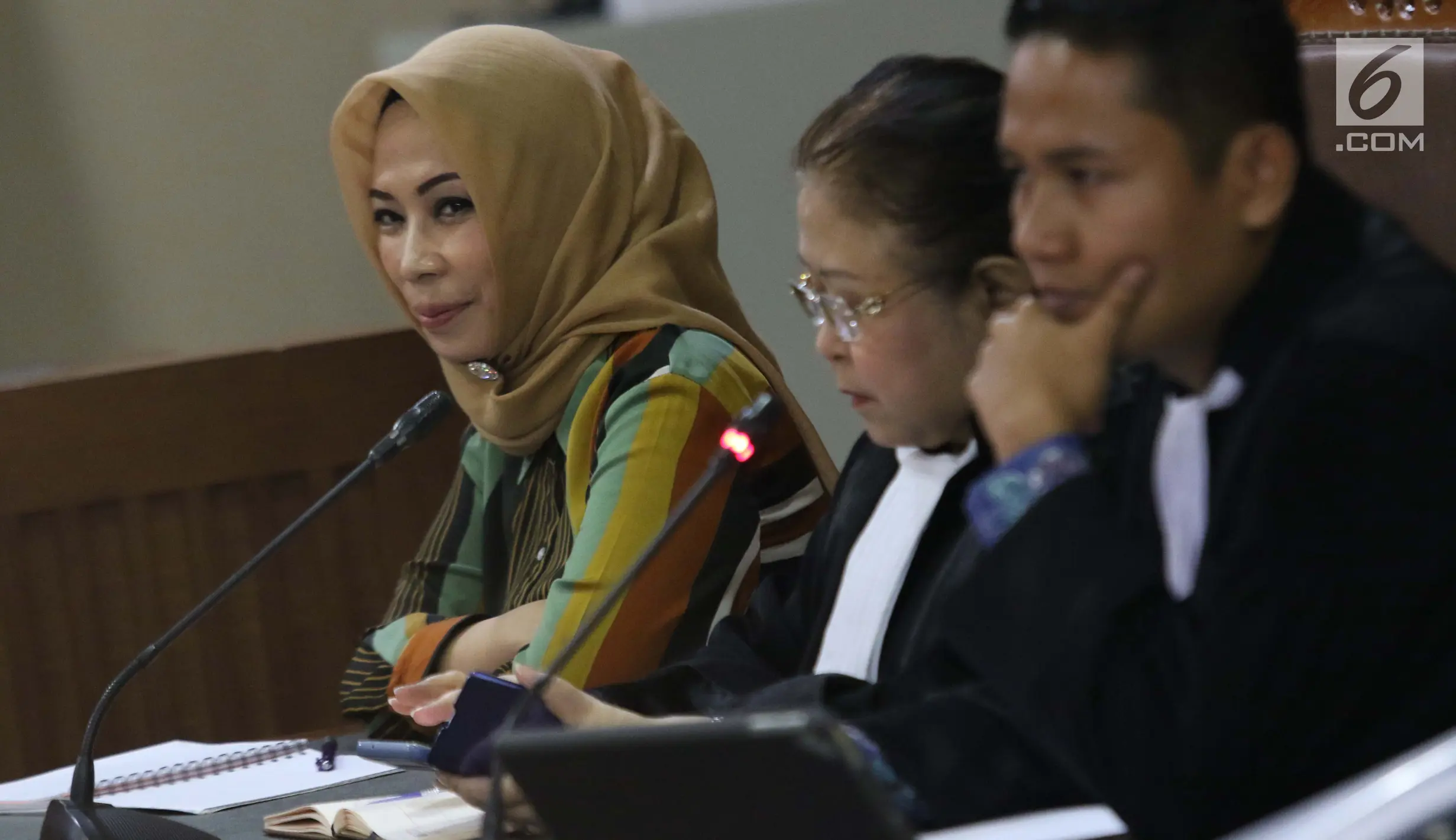 FOTO: Kasus Suap Bowo Sidik, Asty Winasti Jalani Sidang Keterangan Ahli ...