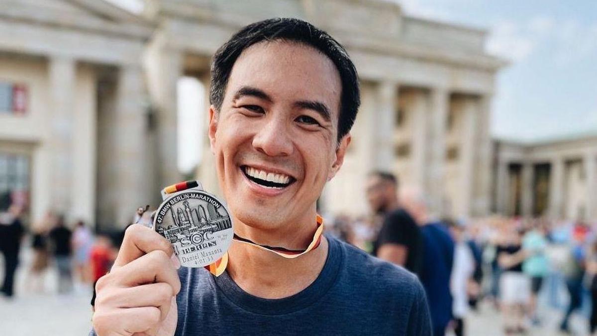 Potret Daniel Mananta Ikut Ajang Berlin Marathon 2021, Sempat Keram ...