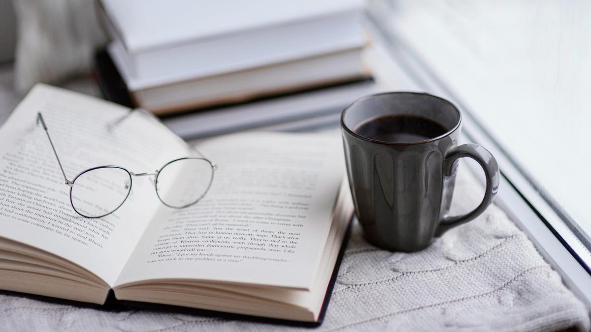 Macam-Macam Unsur Ekstrinsik Cerpen beserta Penjelasannya - Ragam Bola.com