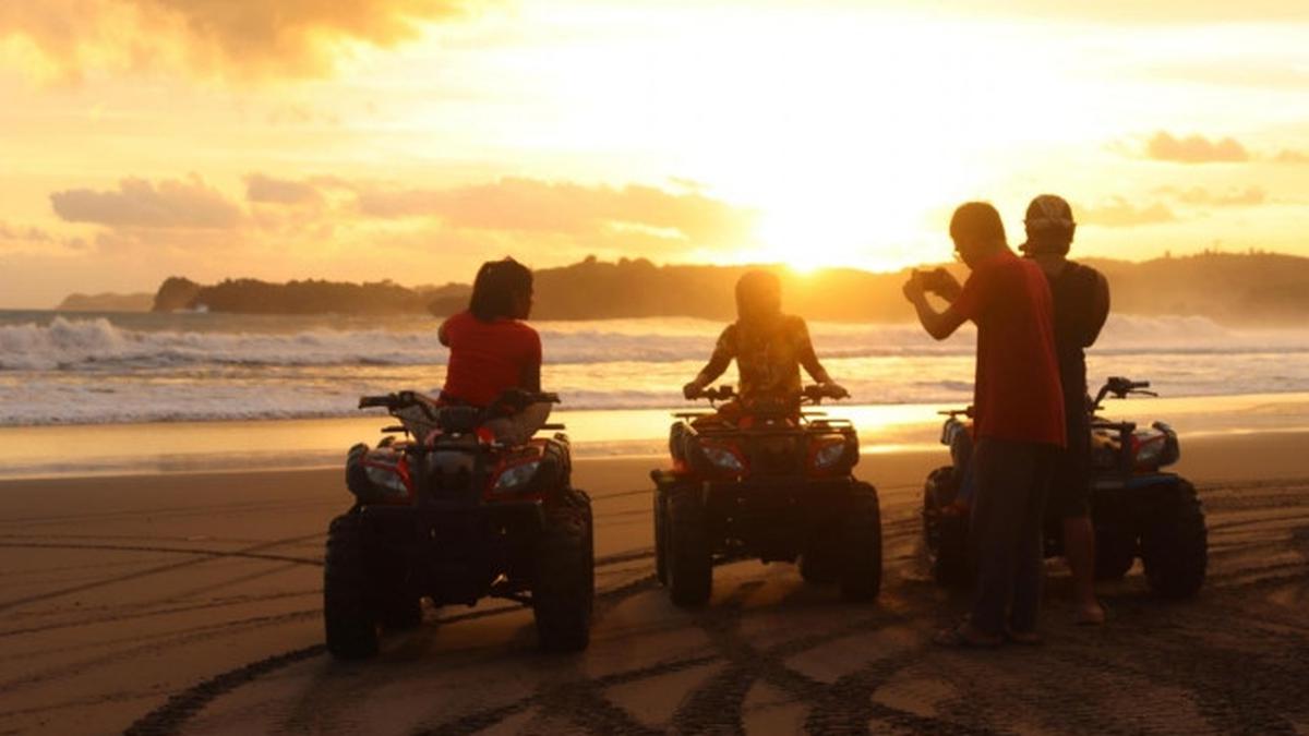 Menyaksikan Matahari Terbenam dan Susur Gua di Desa Wisata Serang