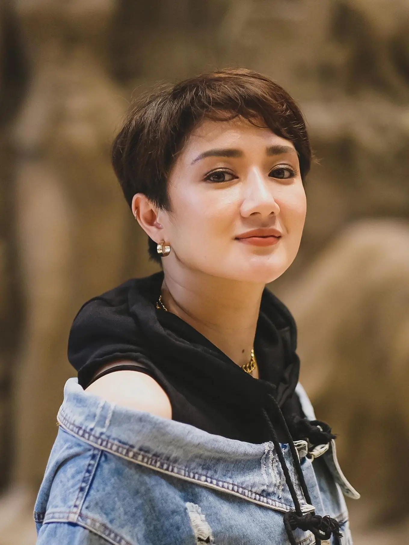 Melly Mono Ungkapkan Cinta tak Sejalan Lewat Lagu Barunya ...