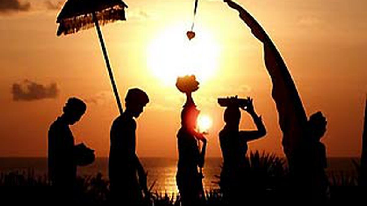 Umat Hindu Rayakan Hari Suci Kuningan