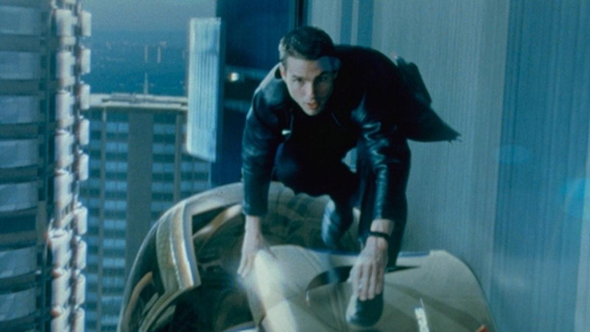 Syuting Mission: Impossible 5, Tom Cruise Naiki Atap Gedung Opera