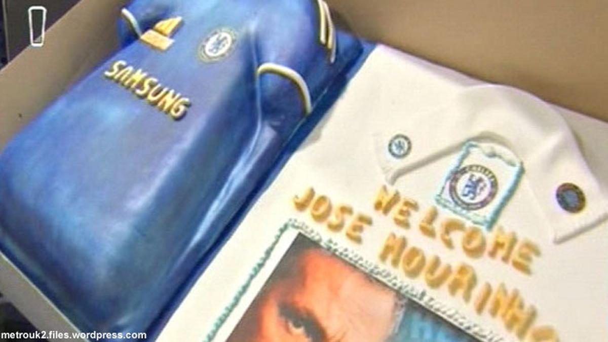 Tiba di Chelsea, Mou Dapat Hadiah Unik - Bola Liputan6.com