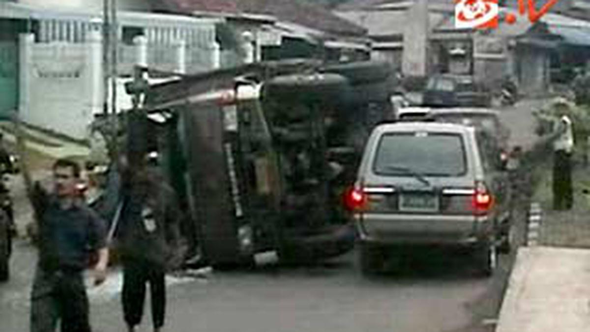 Diduga Akibat Sopir Mabuk, Truk Terguling - News Liputan6.com