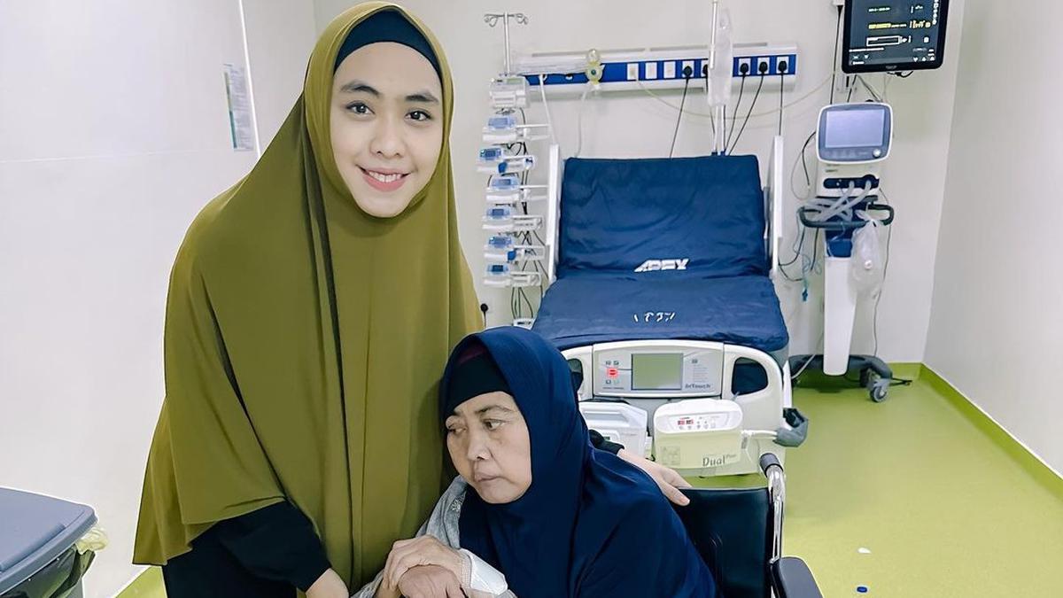 Ibunda Oki Setiana Dewi dan Ria Ricis Dirawat di ICU di Mekah Selama 11 ...