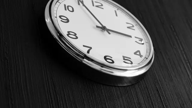 6 Tips Menempatkan Jam Dinding di Rumah, Interior Ruangan Jadi Makin ...