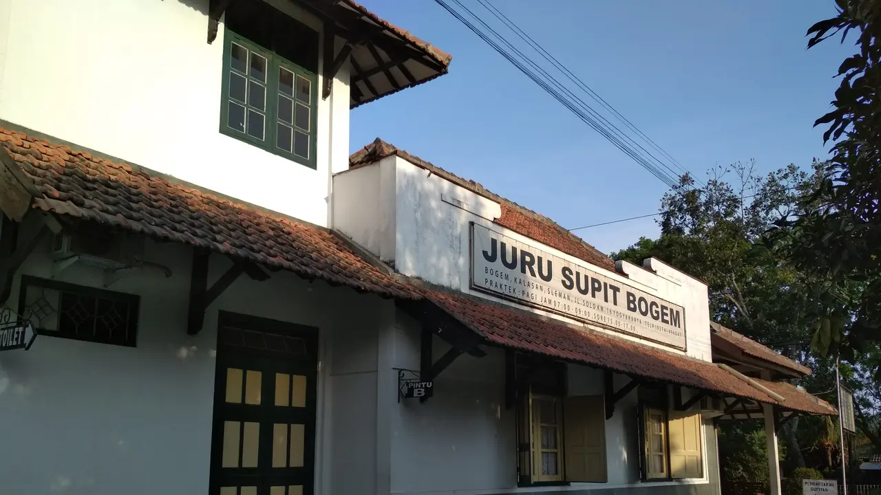 Melihat dari Dekat Bong Supit Bogem, Tempat Sunat Langganan Pangeran ...