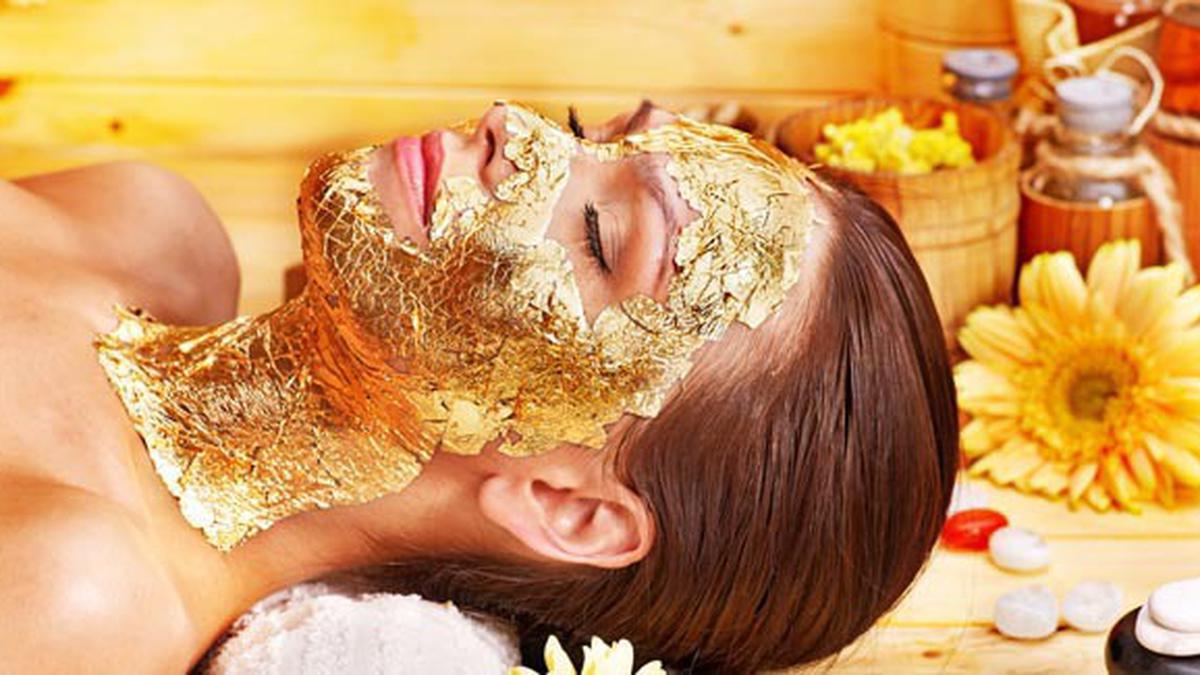 Wow.. Masker Emas Bikin Anda Cantik Alami - Beauty Fimela.com