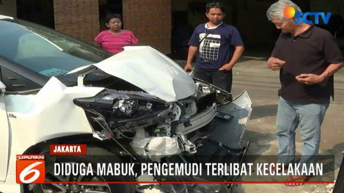 Diduga Mabuk, Pengemudi Minibus di Pasar Minggu Tabrak Mobil dan Tembok - News Liputan6.com