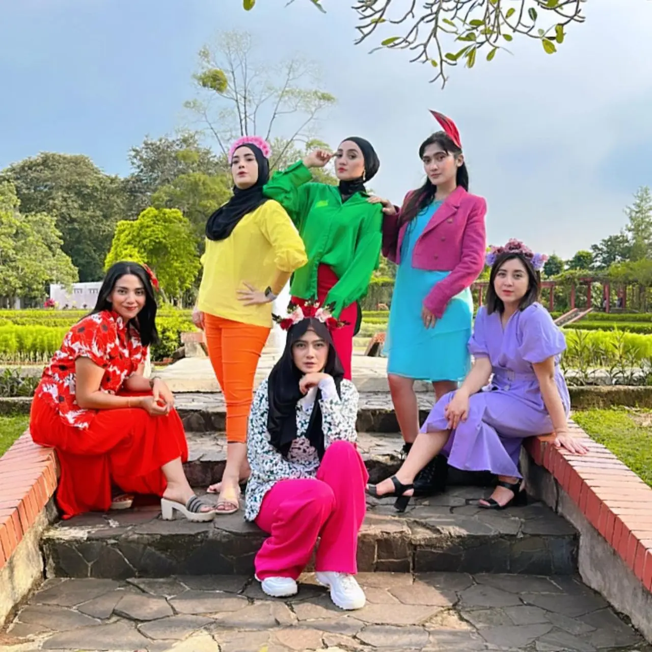 6 Momen Reuni Artis Kolosal Genta Buana Ini Bikin Netizen Nostalgia - Hot Liputan6.com