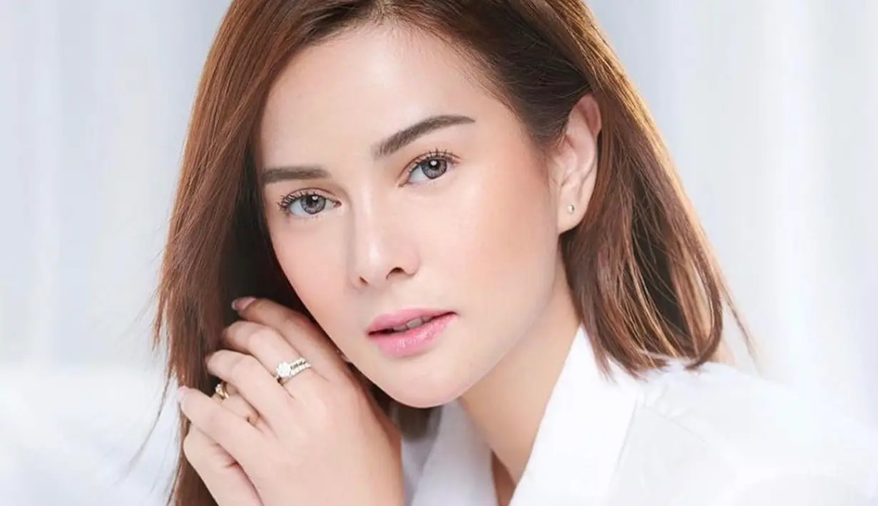 Potret Astrid Tiar di Usia 36 Tahun, Disebut Makin Tirus - Foto ...