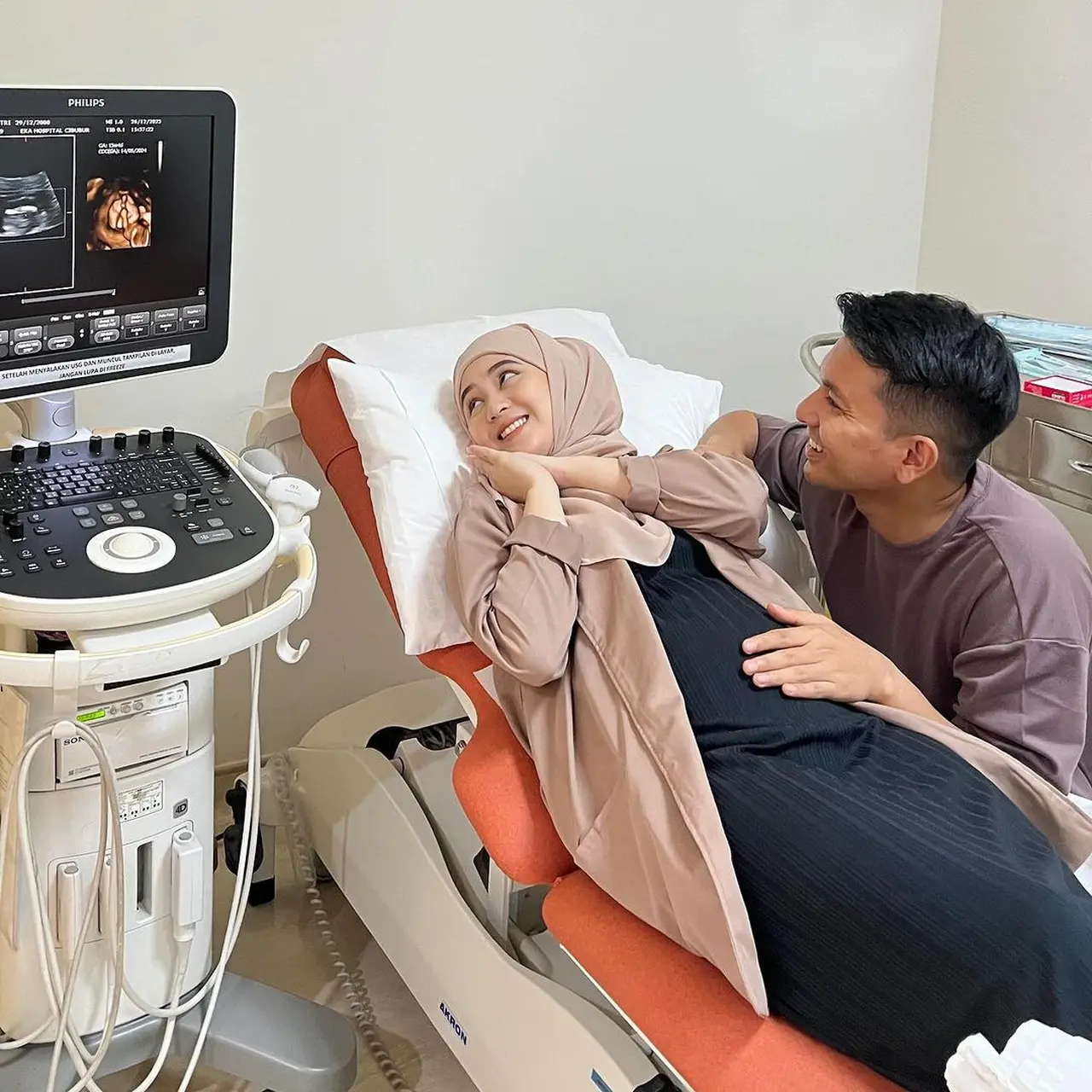 Umumkan Kehamilan, Ini 7 Momen Reza Surya Putra Beri Kejutan Ulang ...