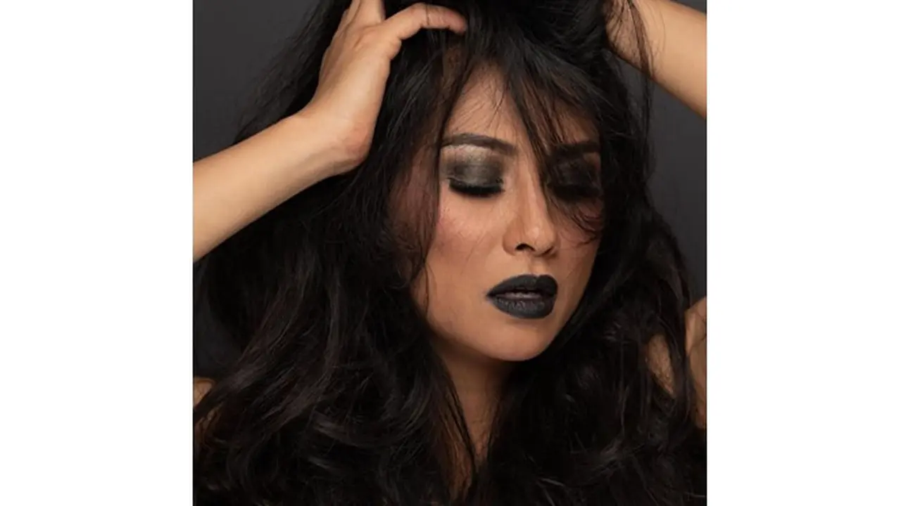 6 Potret Terbaru Uli Auliani, Kini Jadi Model dan Menetap di Amerika ...