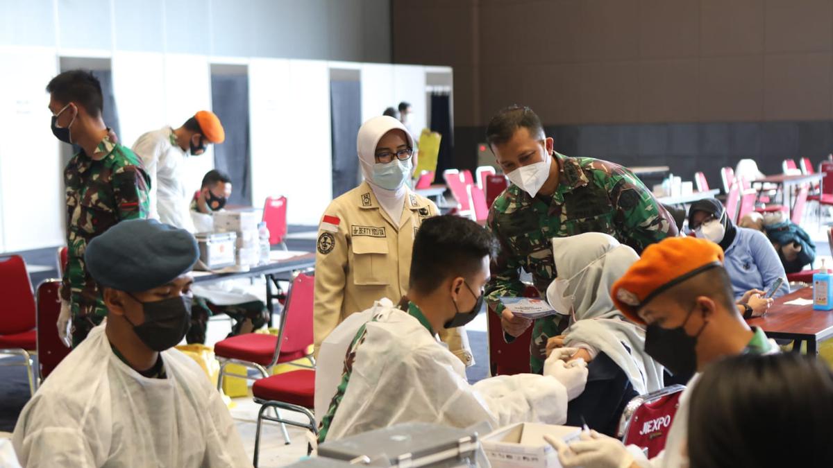 TNI dan Walubi Gelar Serbuan Vaksinasi Covid-19 Dosis Kedua di JIEXPO ...