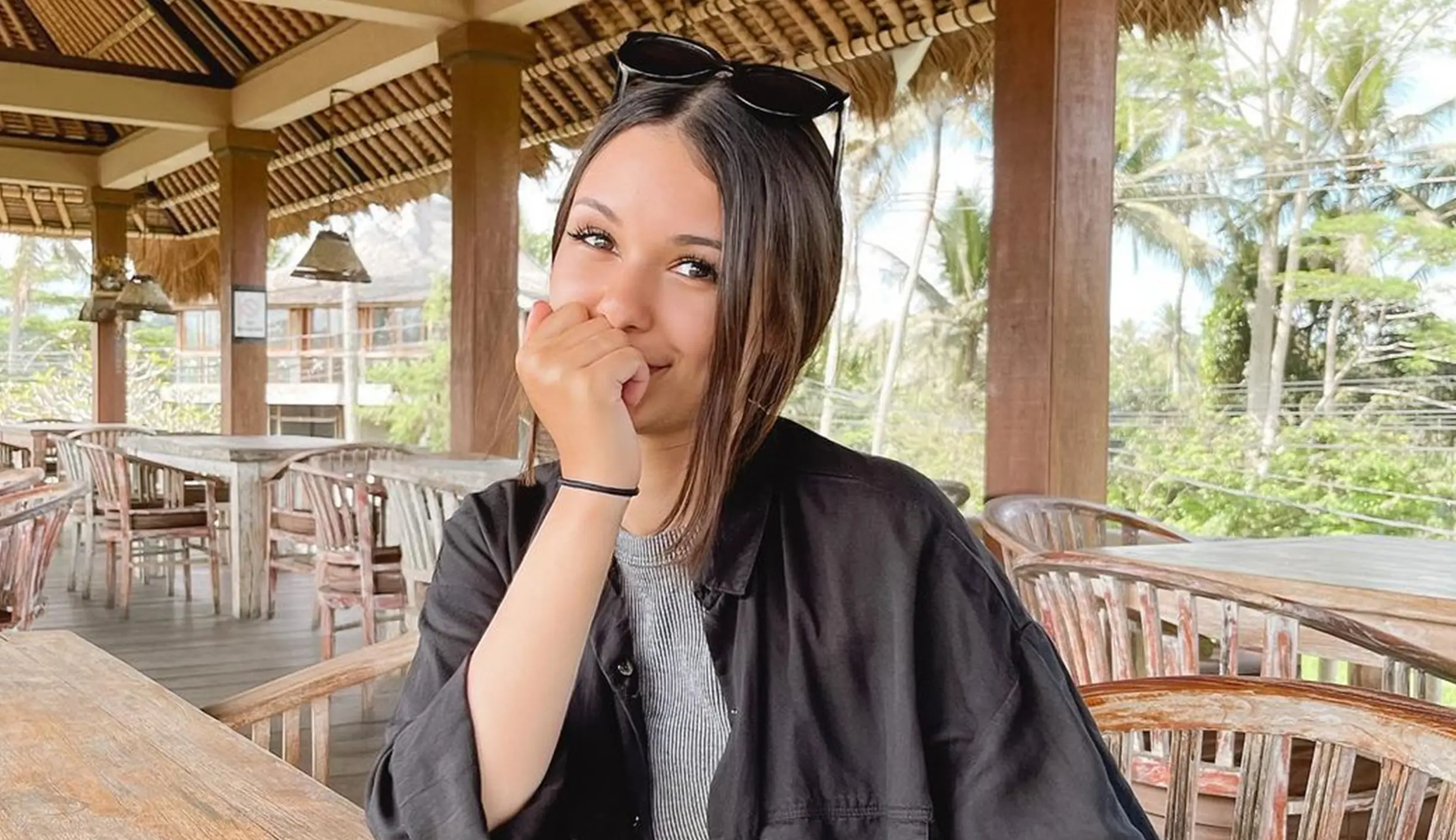 Pesona Ria Andrews, Kekasih Stefan William yang Baru Saja Pamer Cincin ...