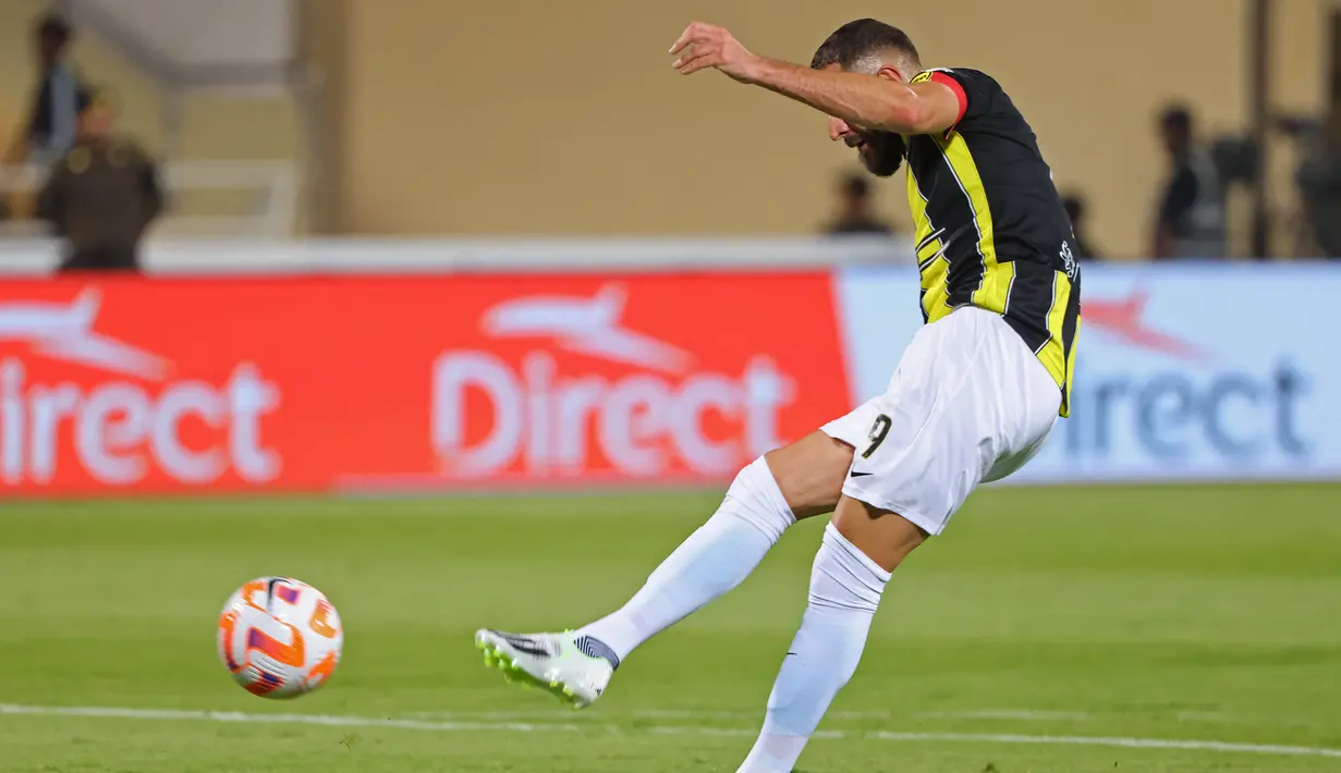 Al-Riyadh vs Al-Ittihad: Momen Karim Benzema Cetak Gol Perdana di Liga ...