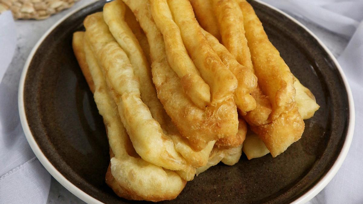 7 Tips Membuat Cakwe yang Mengembang, Lembut dan Berongga - Lifestyle ...