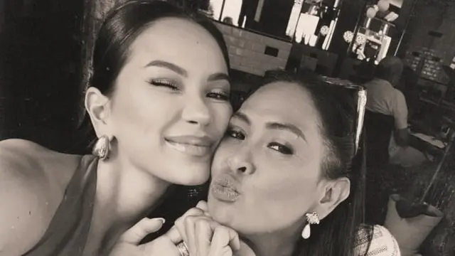 11 Potret Risa Dewi Ibu Alyssa Daguise, Punya Selera Fashion Luar Biasa ...