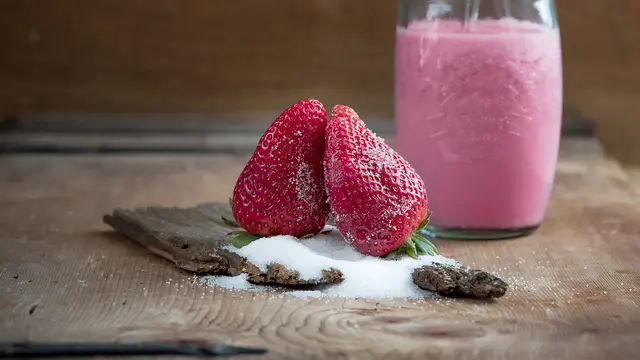 Mengenal Karmin Pewarna Alami dari Serangga, Begini Hukumnya dalam ...