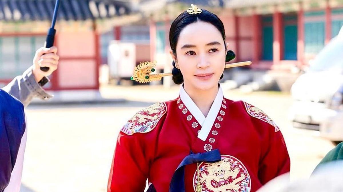 Profil Kim Hye Soo, Bintang Utama Under The Queen's Umbrella yang Sudah ...