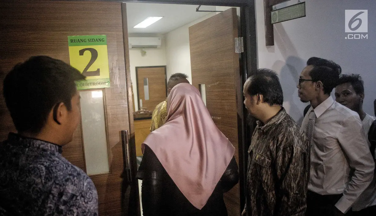 FOTO: Sidang Putusan Cerai Opick dan Dian Rositaningrum Ditunda - Foto ...