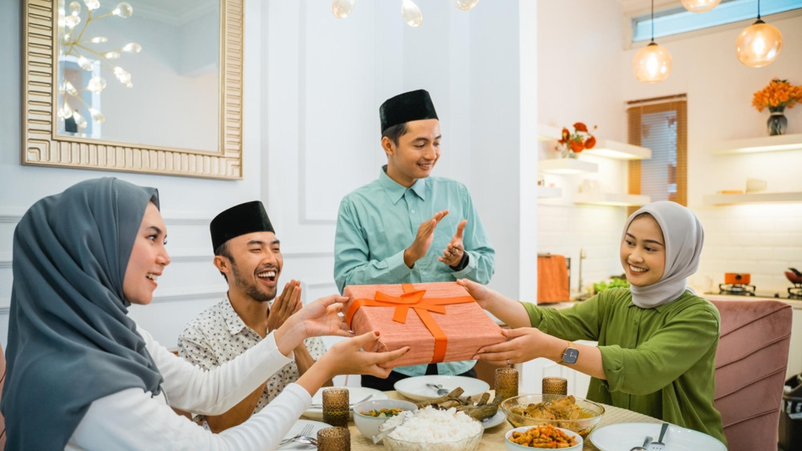 Adab Bertamu dalam Islam: Perspektif Al-Qur'an dan Hadis Dilengkapi ...