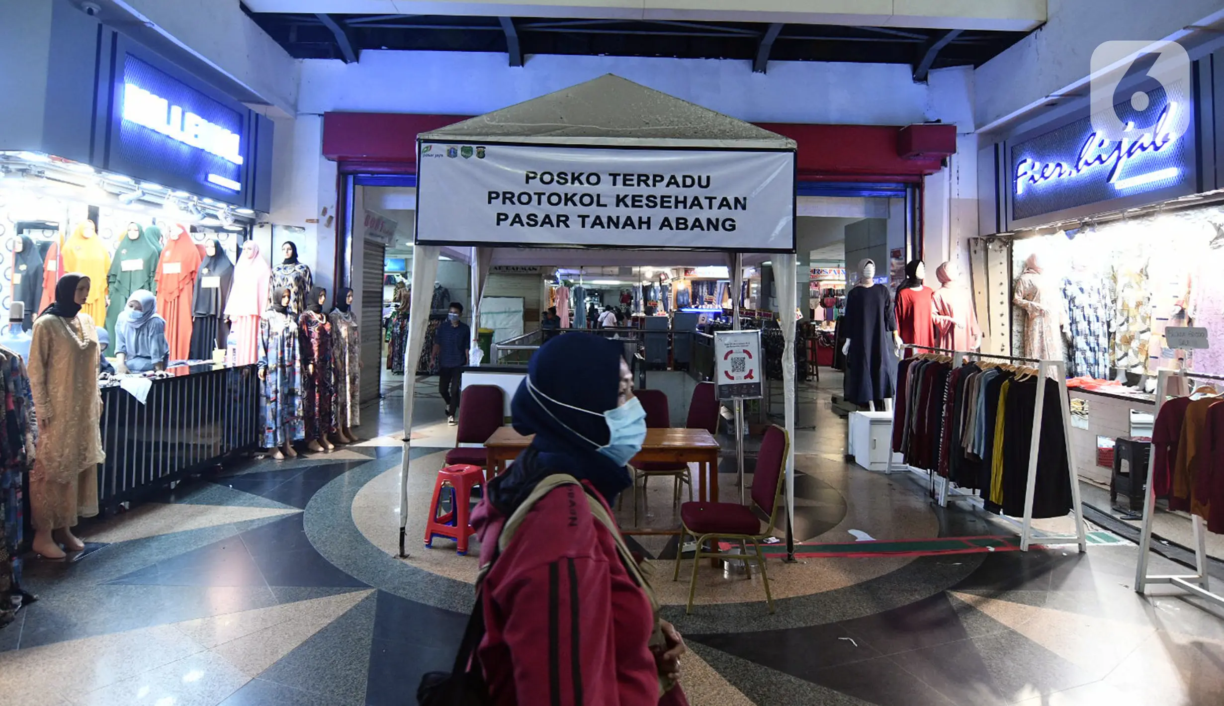 FOTO: Pasar Tanah Abang Kembali Dibuka - Foto Liputan6.com