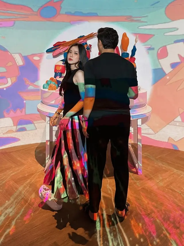 7 Potret Jessica Jane dan Erwin Phang Segera Menikah, Pamer Foto Latar ...