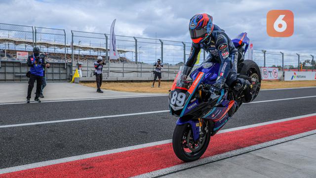 Insiden Terjatuh, 2 Pembalap Yamaha Gagal Curi Poin Maksimal di Race 2 ...