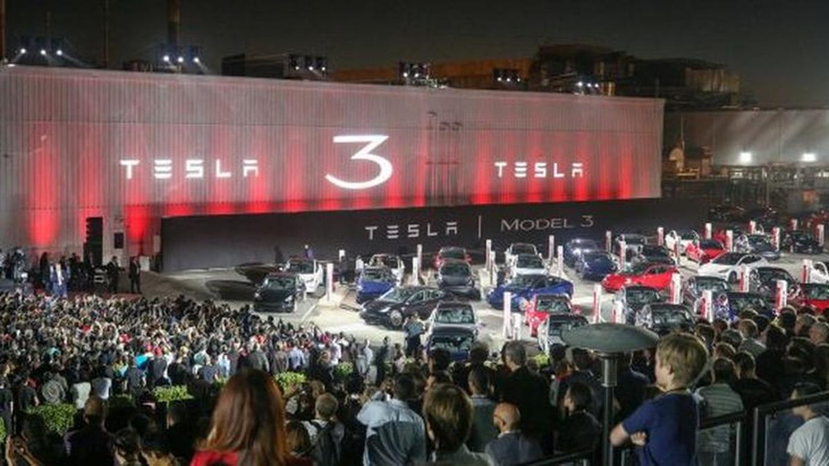 Mobil Listrik Tesla Termurah Resmi Meluncur, Berapa Harganya ...