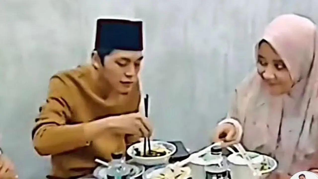 Kumpulan 6 Foto Ademnya Lirikan Istri Gus Iqdam, Bikin Warganet Ternila-nila - Islami Liputan6.com