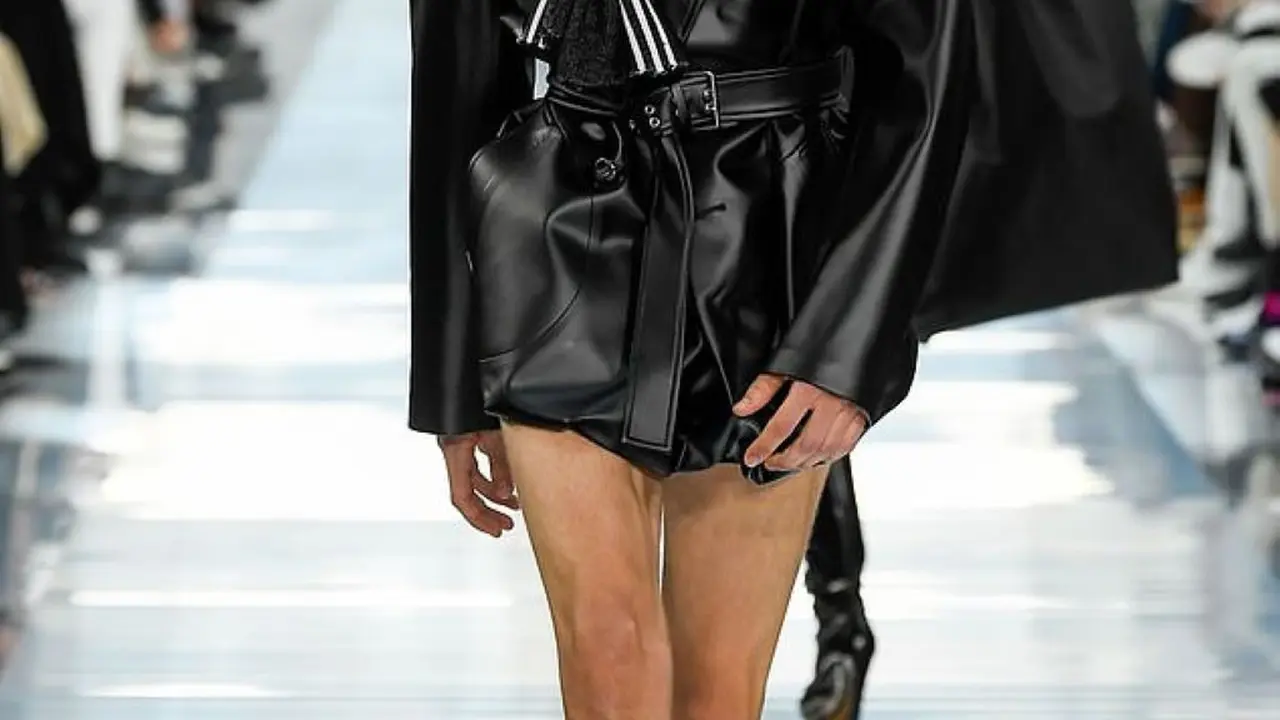 Fakta-Fakta Leon Deme, Model yang Viral karena Melotot di Paris Fashion ...