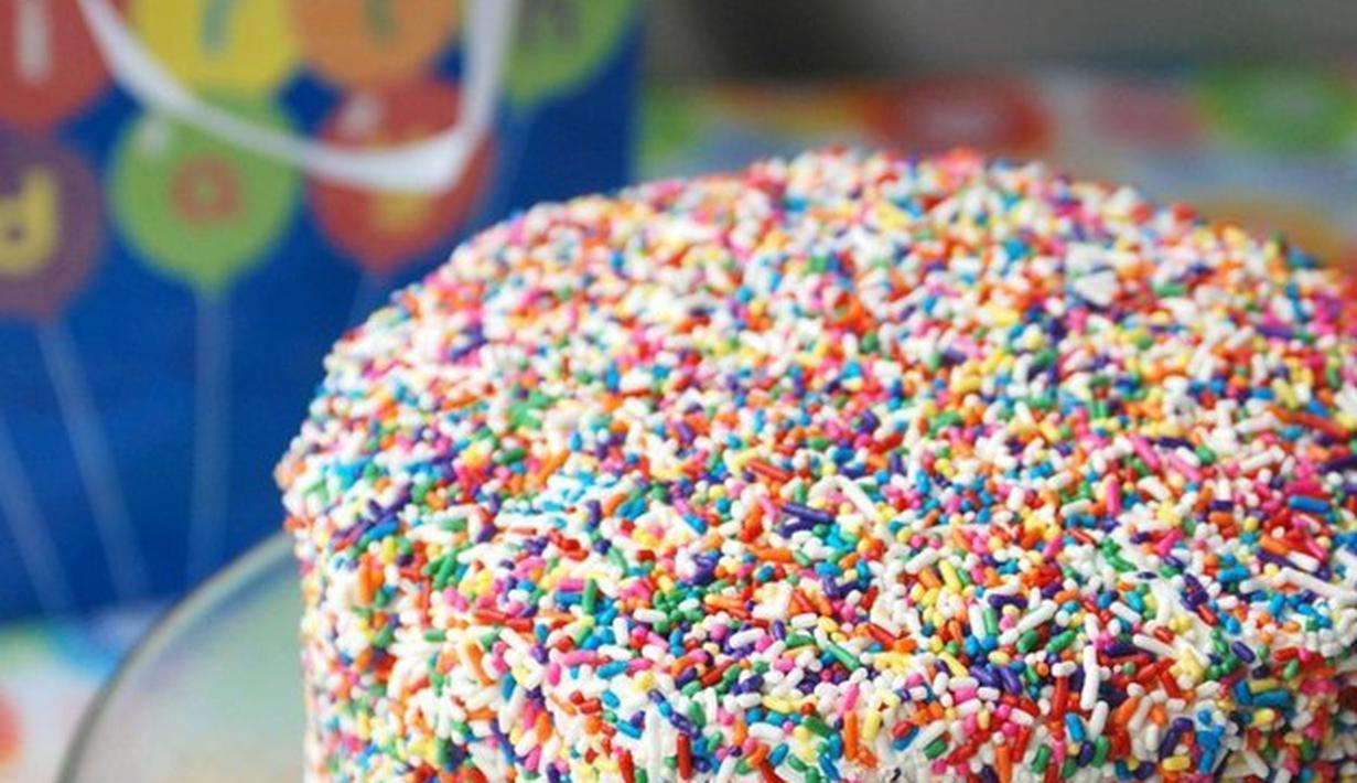 Gampang Ditiru: Hiasan Cake Kreatif Ini Terbuat dari Aneka Permen ...