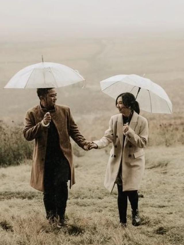 6 Potret Prewedding Mirip Pelaku Kebakaran Bromo Ini Viral, Netizen ...