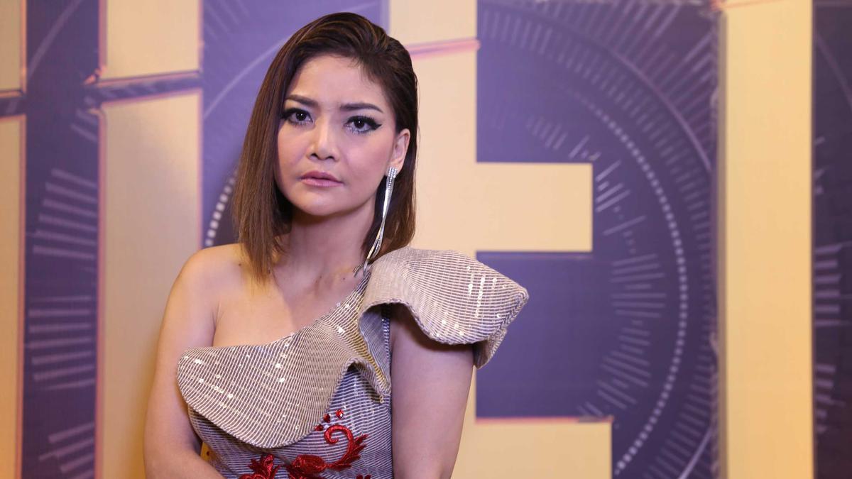Mesra dengan Bule, Irma Darmawangsa Dikabarkan Putus dengan Ricky Cuaca