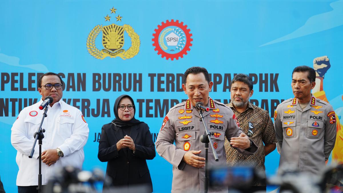 Kapolri Lepas 700 Buruh Terdampak PHK untuk Kembali Bekerja