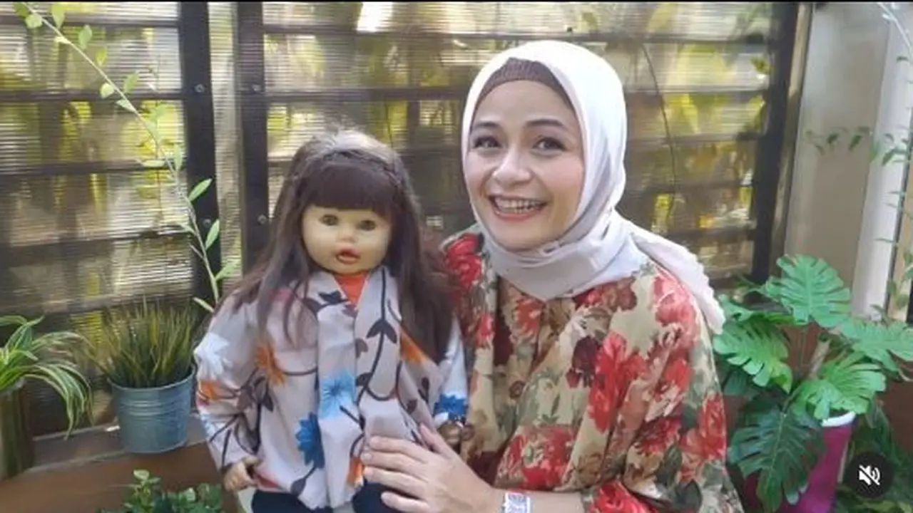 6 Transformasi Penampilan Ria Enes dan Boneka Suzan, Dulu Hingga Kini ...