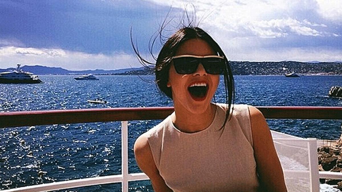 Kendall Jenner Mulai Nikmati Minum Alkohol - ShowBiz Liputan6.com