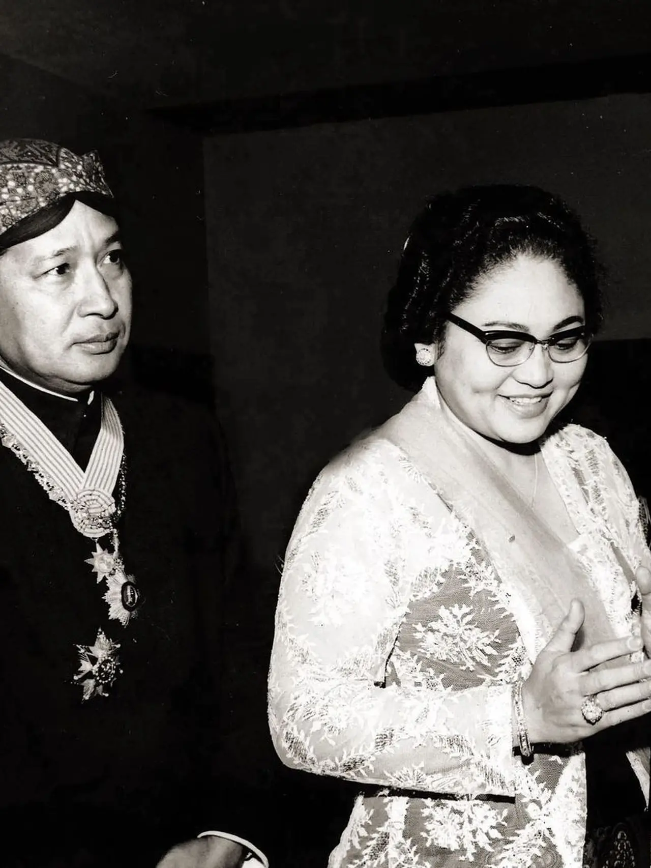 6 Potret Kenangan Pak Harto dan Ibu Tien Soeharto dari Pose Resmi ...