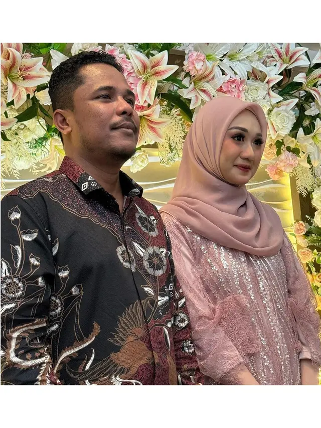 6 Potret Acara Lamaran Komika Mamat Alkatiri, Paras Kekasih Curi ...