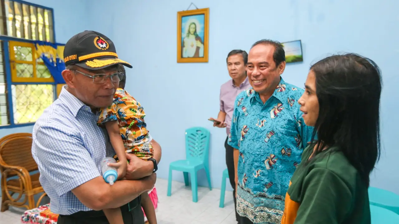 Lanjuti Perintah Jokowi, Menko PMK Kunjungi Lokasi Bencana Kekeringan di Papua Tengah - News ...