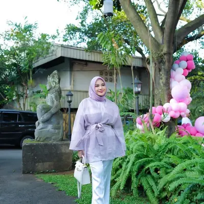 Inspirasi Kebaya Hijab Para Artis Untuk Kondangan-Wisuda, dari Ria ...