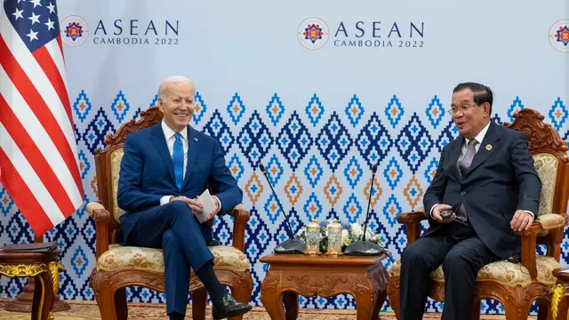 Dinasti Politik Kamboja: PM Hun Sen Mundur Usai 38 Tahun Berkuasa ...